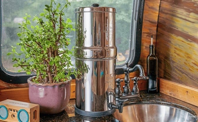 8 Best Gravity Water Filters - IndoorBreathing